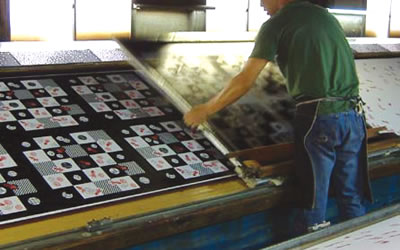 注染（ちゅうせん）と手捺染（てなせん）- NUNOいろは｜SHOKUBI